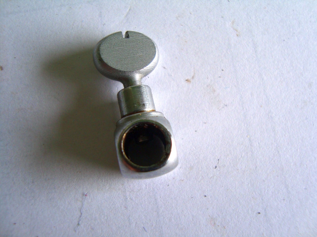 Vintage Singer Needle Clamp Holder Simanco 2054 for 99, 66, 185 Etc ...