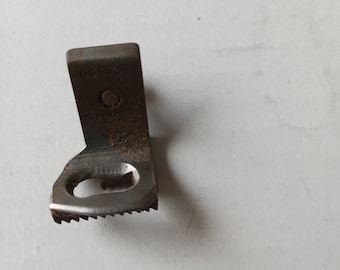 Singer 99K 99 Bobbin Winder & Wheel Belt/pulley Guard Simanco 32604 ...