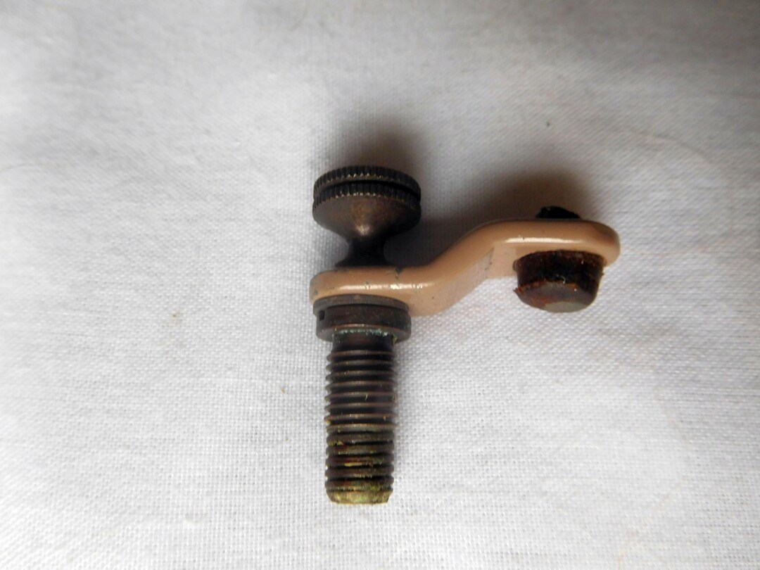 Singer Case Hold Down Base Tilt Lift Clamp & Screw Simanco 124387 285 ...