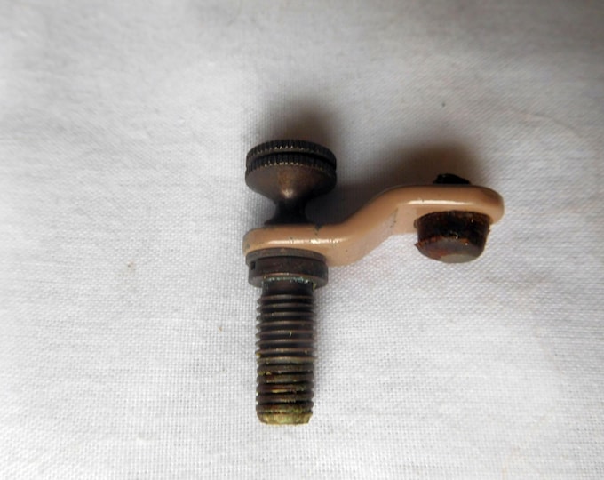 Singer Case Hold Down Base Tilt Lift Clamp & Screw Simanco 124387 185K ...
