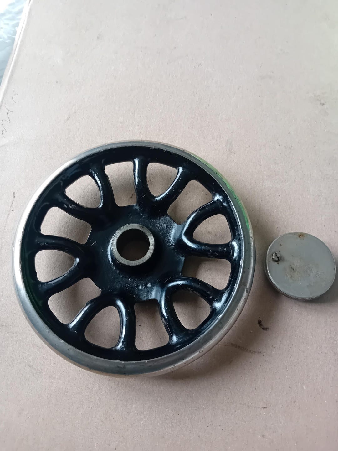 Singer Sewing Machine 12 Spoked Balance Wheel From 1895 VS3 With Stop ...
