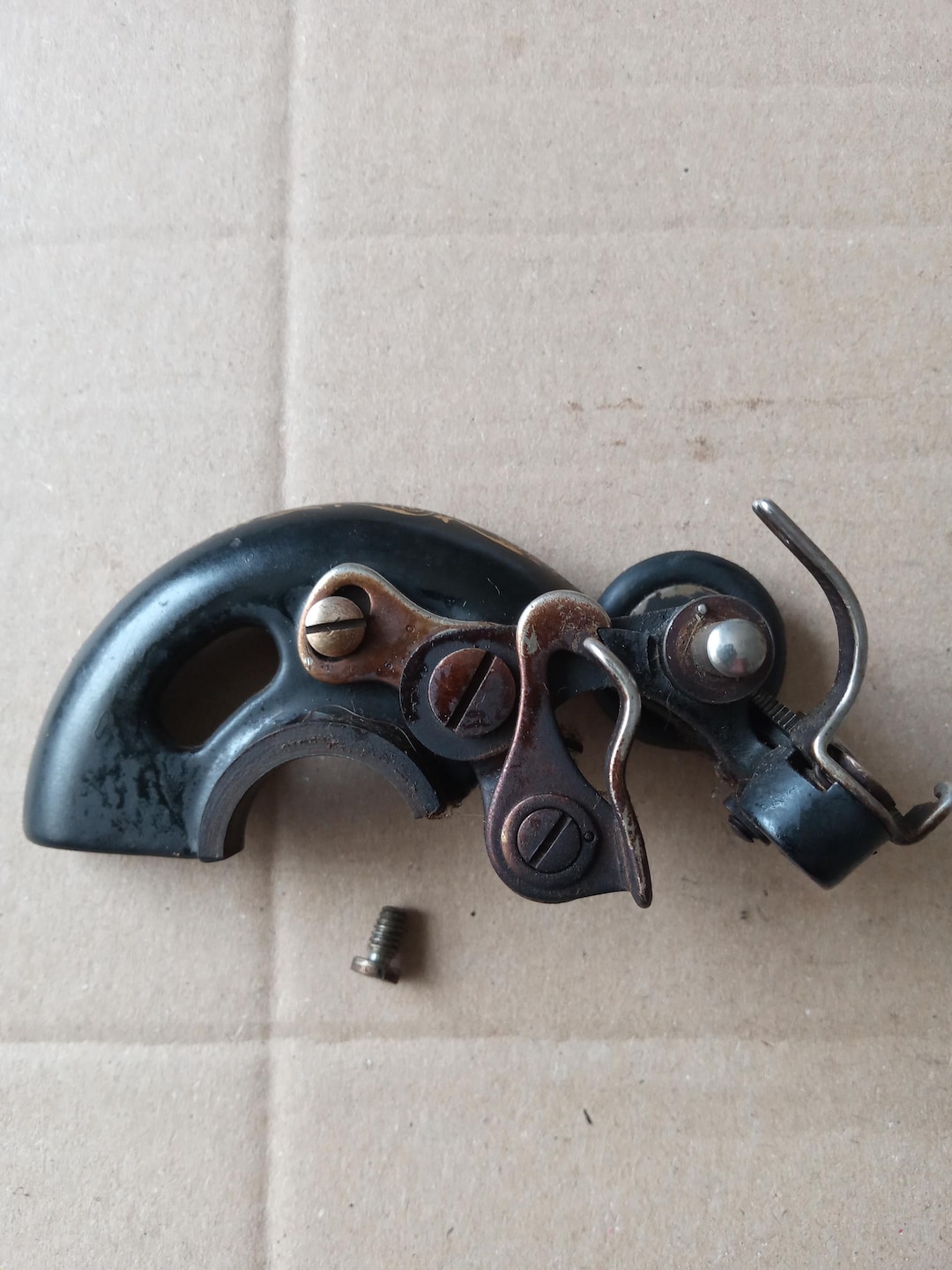 Singer 66K 66 Bobbin Winder & Wheel Belt/pulley Guard Simanco 32604 ...