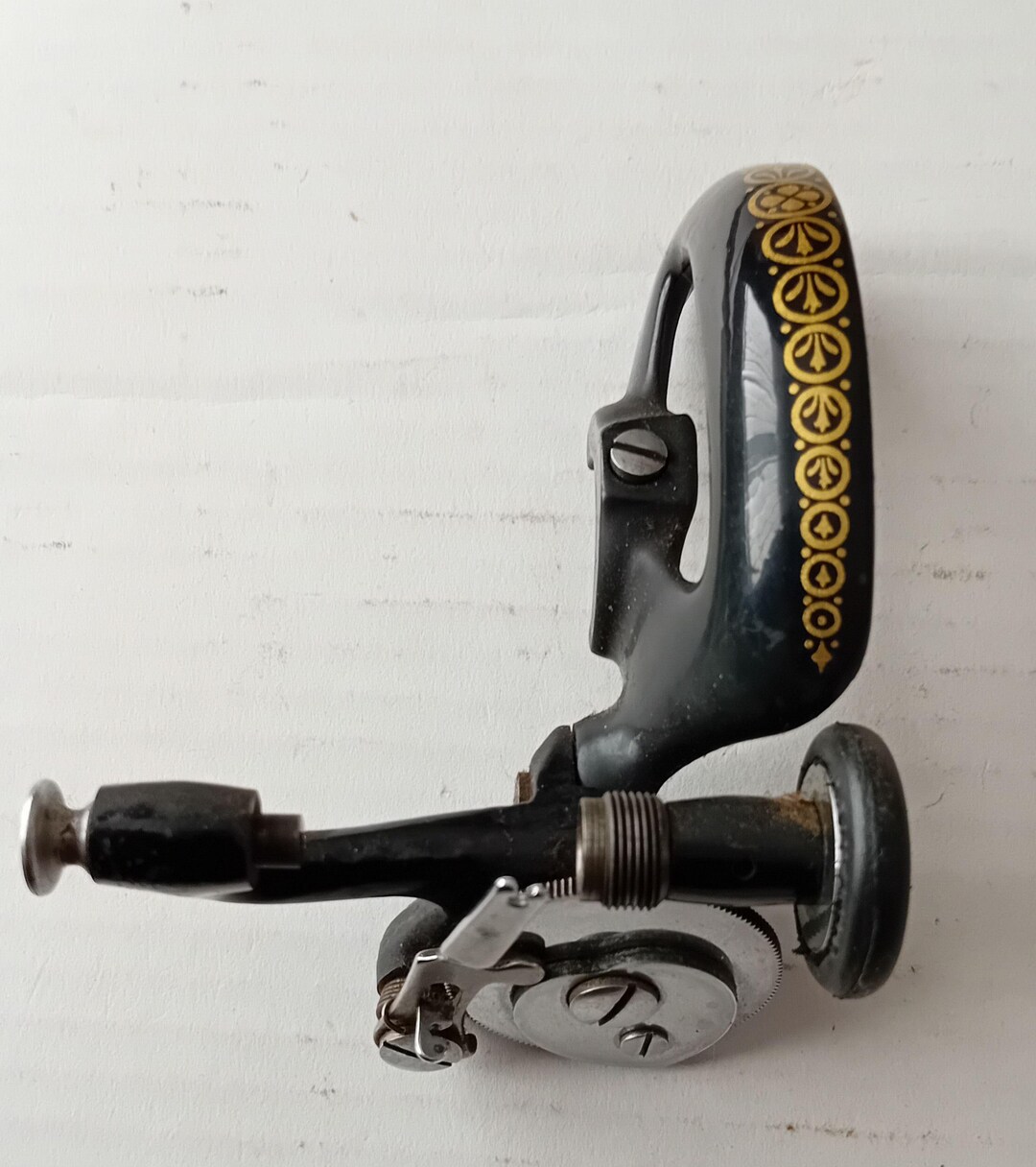 Singer 28K Sewing Machine Bobbin Winder & Pulley Belt Guard Original ...