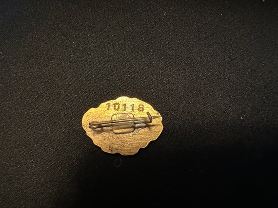 Antique Seattle GOLDEN POTLATCH Festival Pin Gold Nug… - Gem