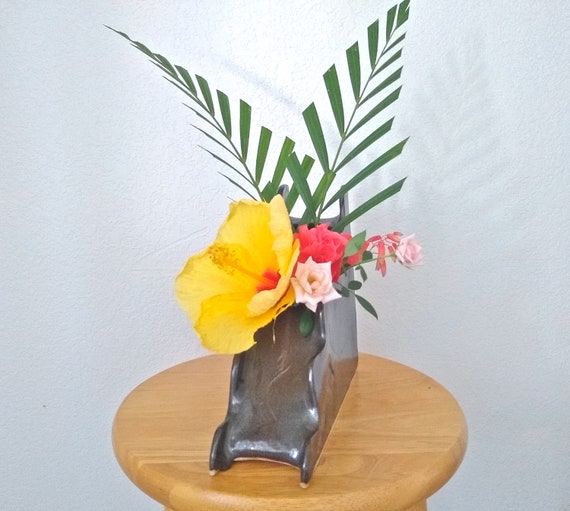 Black Triangle Flower Vase Japanese Ikebana Vase Hand-built | Etsy