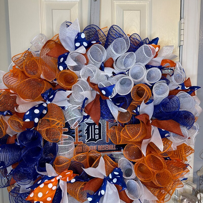 Tiger Wreath - Etsy