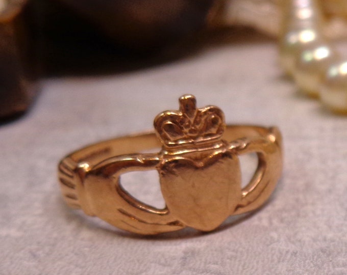 9ct Rose Gold Claddagh Ring - Signet Ring - Etsy
