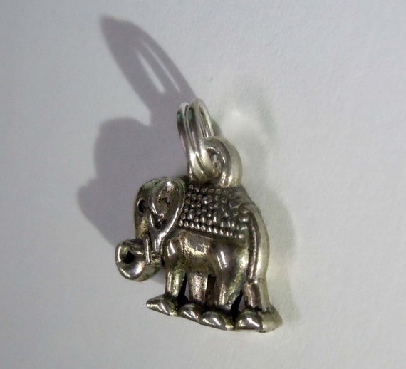 Collectibles Art & Collectibles Vintage Tiny Silver elephants etna.com.pe