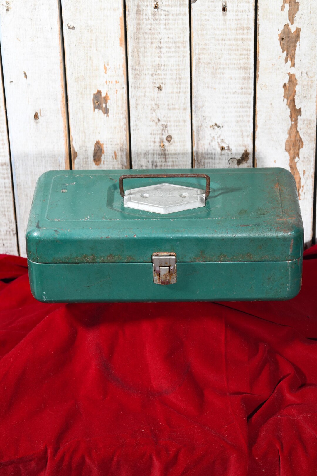 Vintage 1950's Victor Metal Tackle Box, Tool Box Rustic, Chest ...