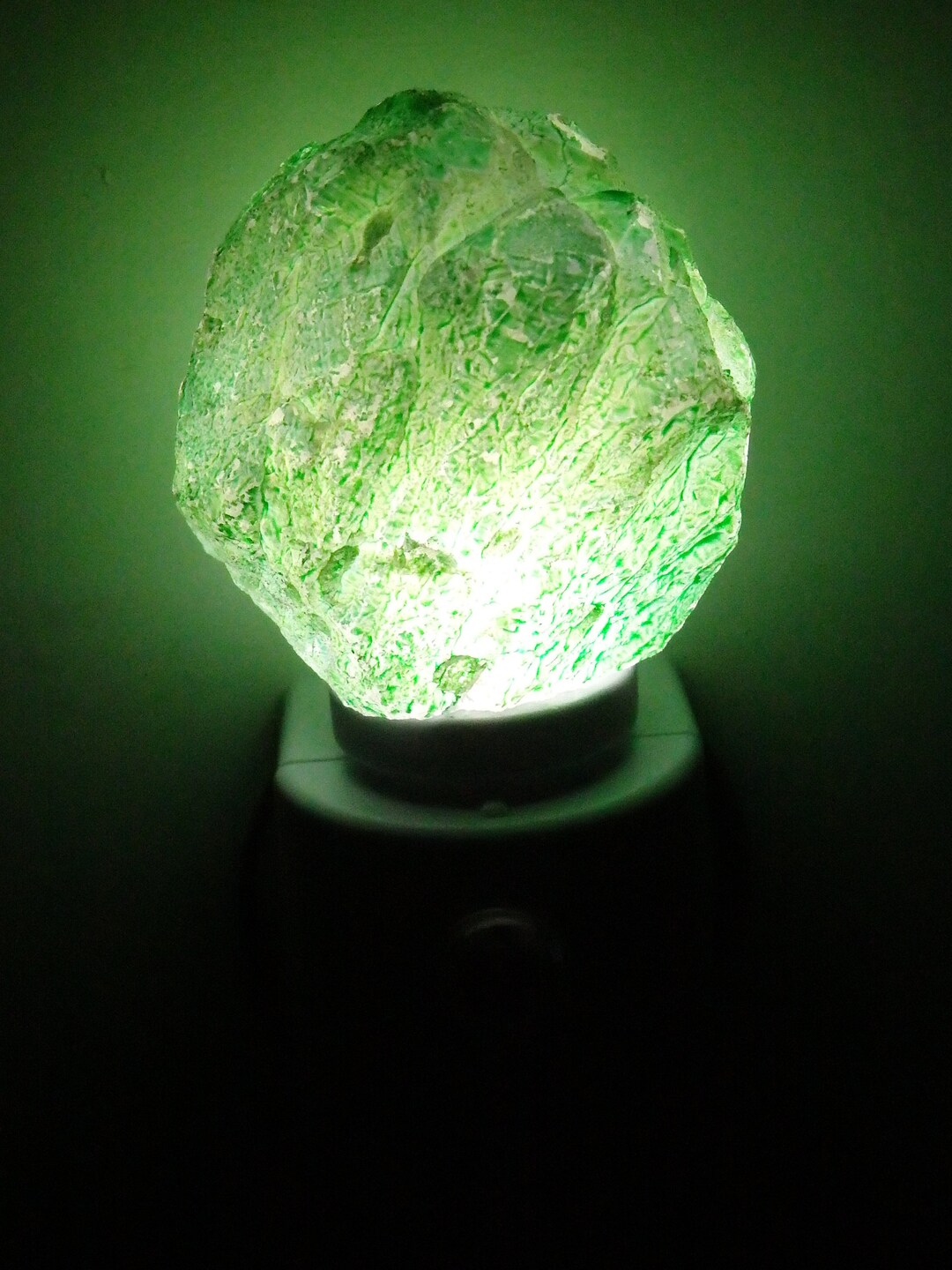 Green Apple Aura Quartz Crystal LED Gemstone Night Light With Light ...