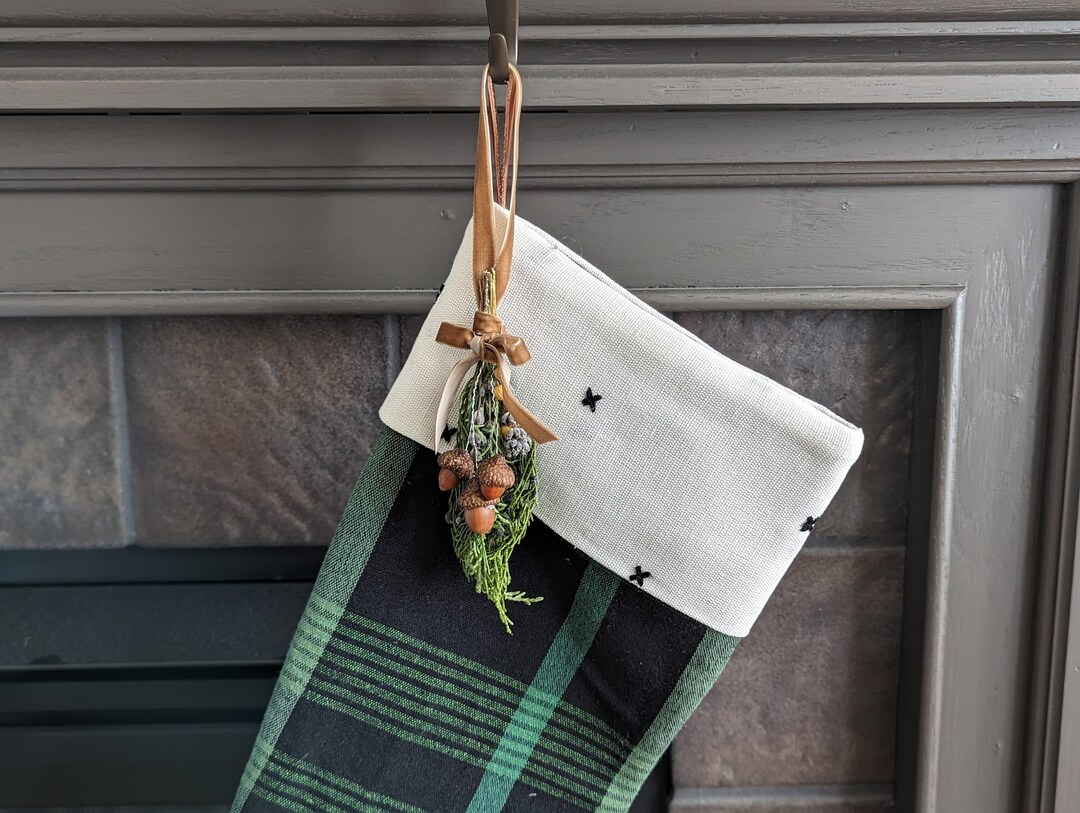 Mini Holiday Cedar Bough With Acorn and Lavender: Natural Evergreen ...