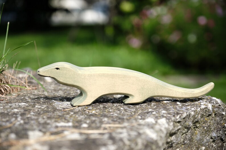 Komodo Dragon - Wooden Lizard Figurine - Wooden Toy Monitor Lizard ...