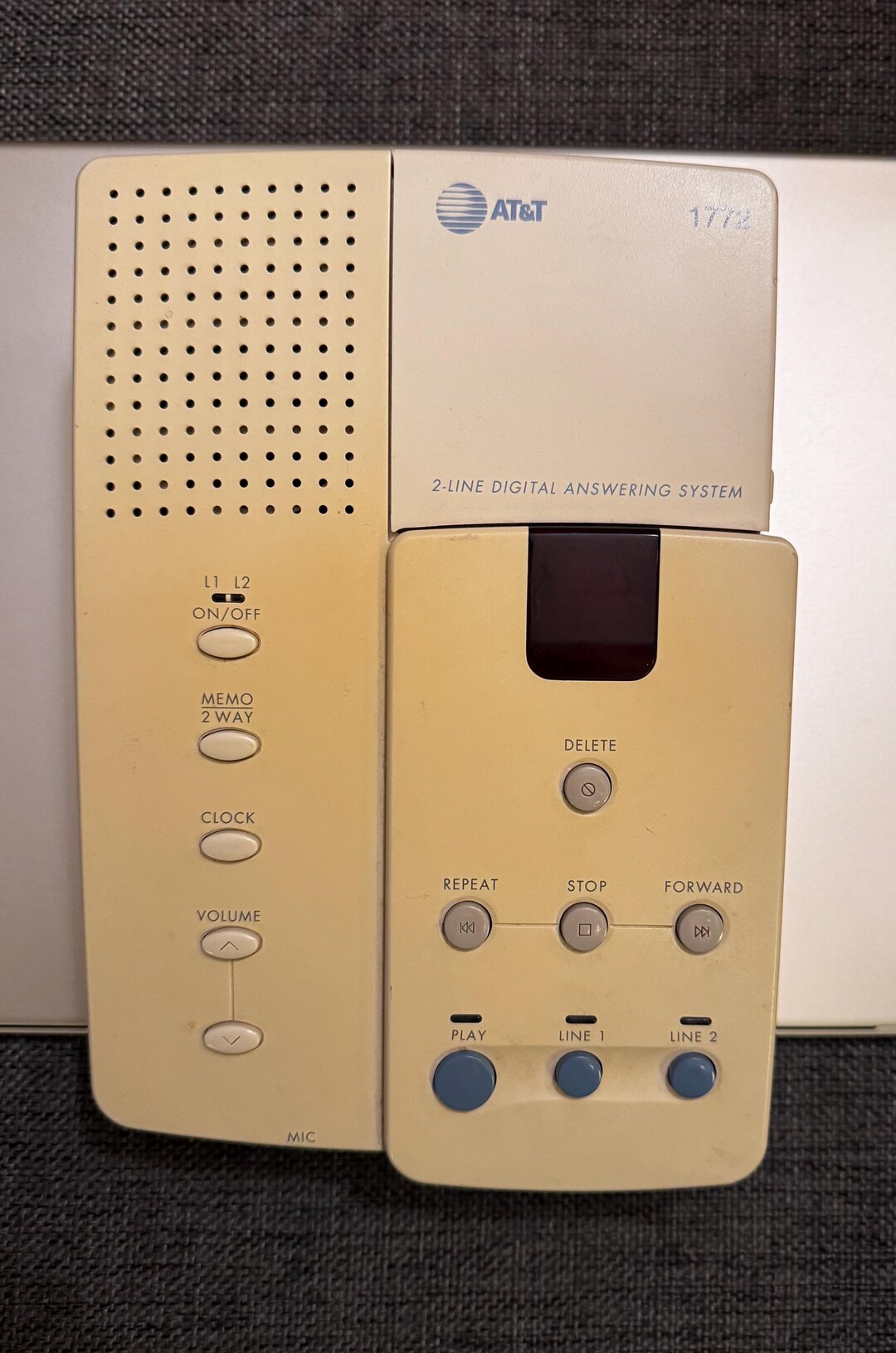 Vintage 1980s AT&T Double-line Digital Answering Machine, Model 1772 ...