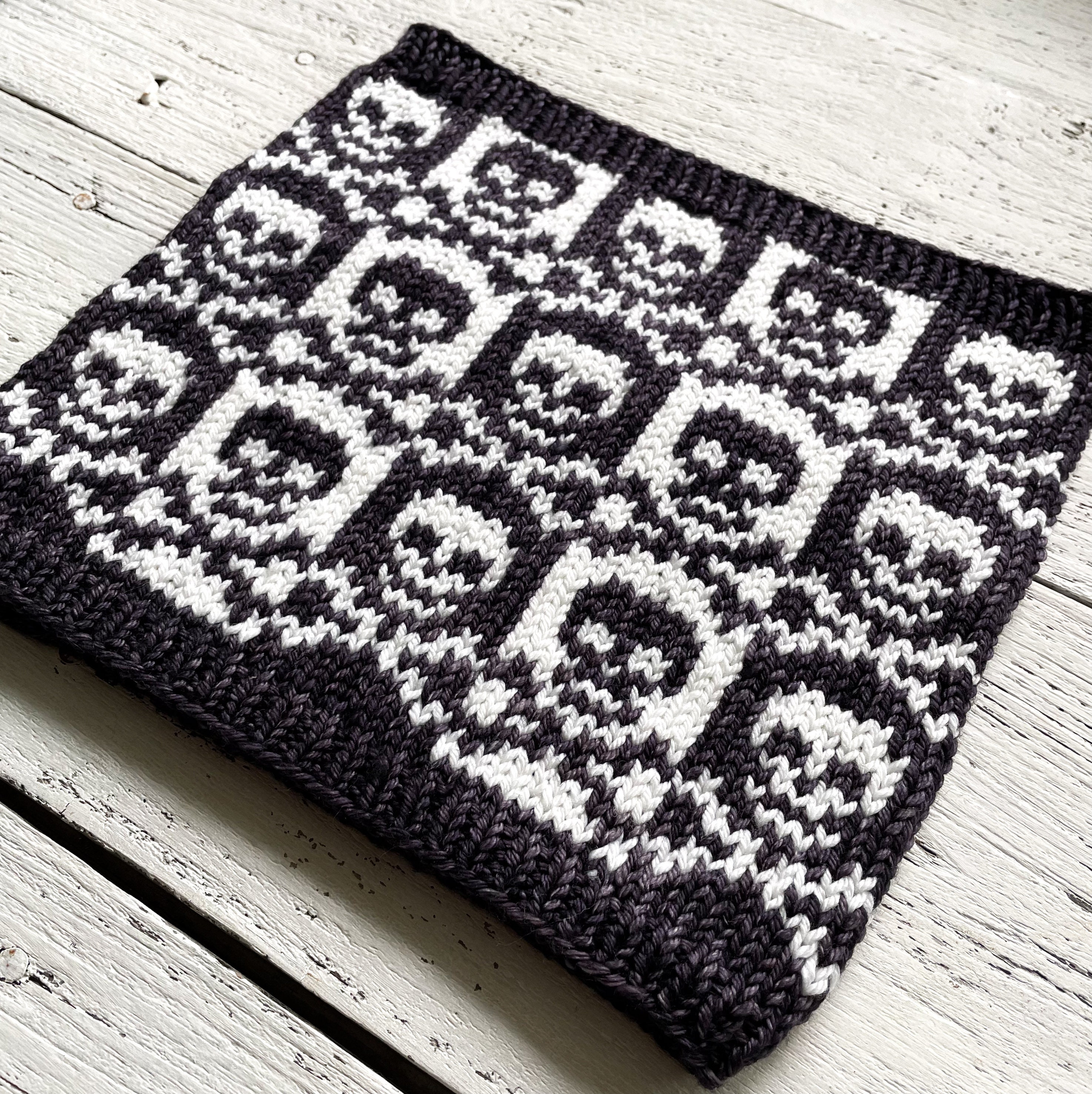 KNITTING PATTERN: the Halloweenie Cowl / Knit Cowl Pattern, Stranded ...