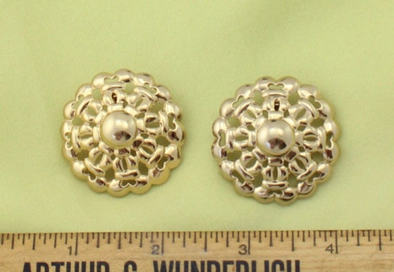 50s MONET Open Lacey Snowflake GT Clip On Earrings; D… - Gem