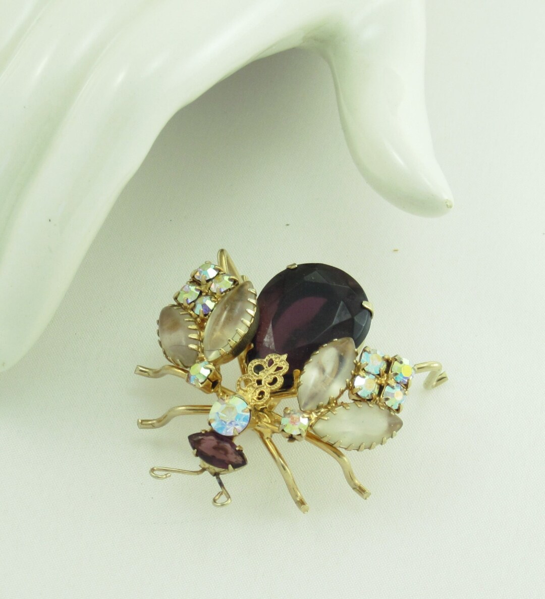 BIG Bug 60s Rhinestone Purple GT Bee Insect Pin; D and E JULIANA ...