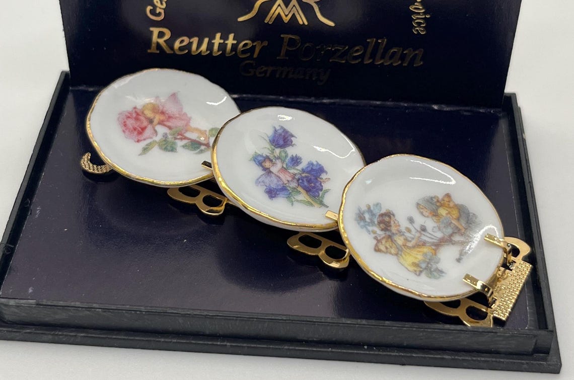 1/12 Reutter Dollhouse Miniature Plate Rack With Three Fairy Plates - Etsy