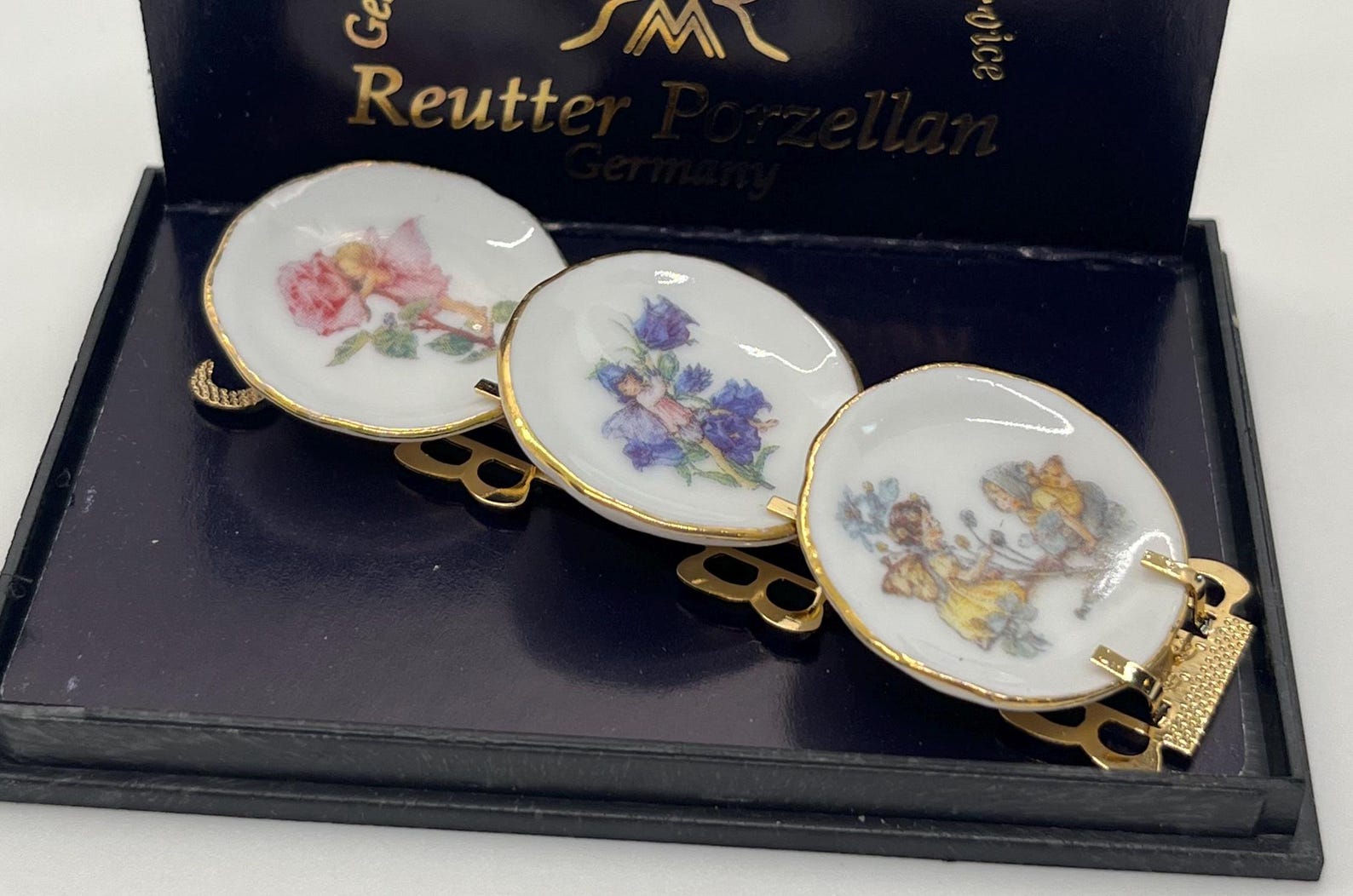 1/12 Reutter Dollhouse Miniature Plate Rack With Three Fairy Plates - Etsy