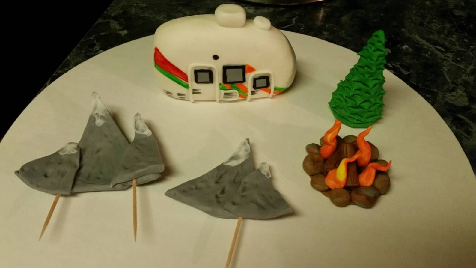 Handmade Edible Fondant RV Camping Cake Topper Set - Etsy
