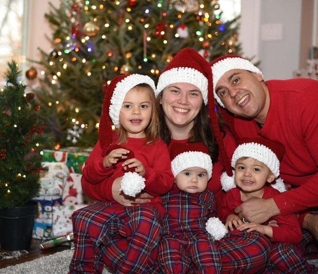 Crochet Santa Hat: Family Christmas Photo Prop - Etsy