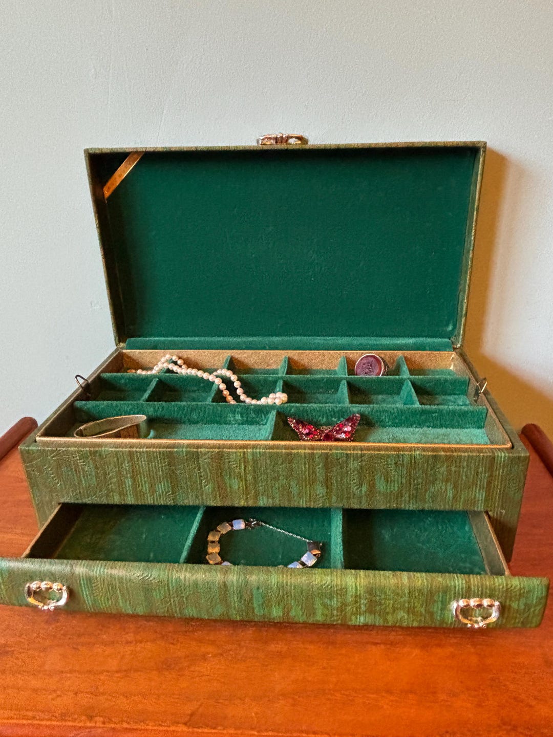 Vintage Lady Buxton Jewelry Box Chest, Floral Patterned Green Gold ...
