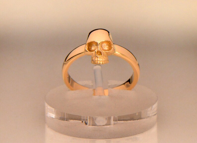 Small gold skull midi ring or pinkie ring. Red rosé gold skull | Etsy