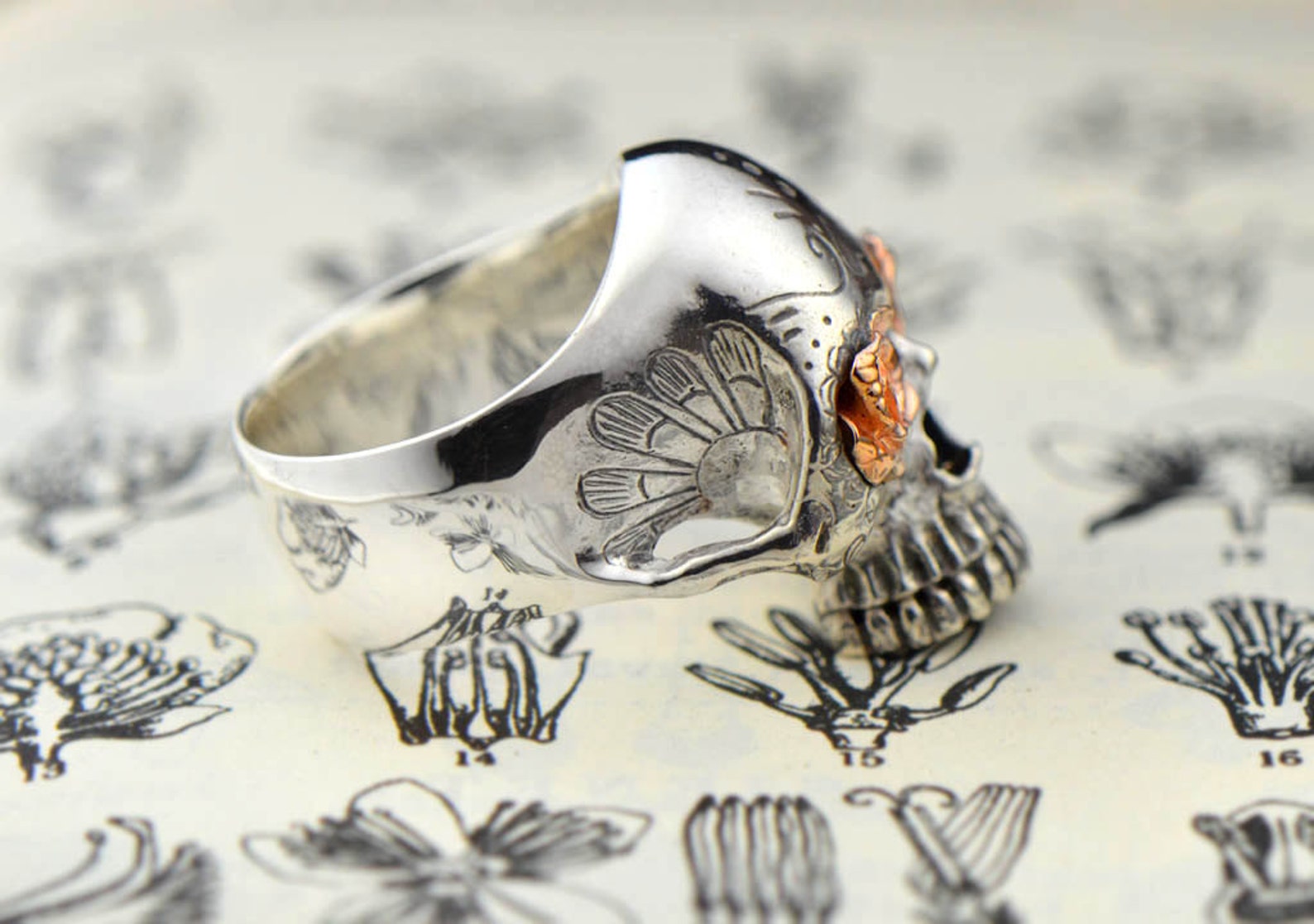 Silver Sugar Skull Ring With Red Rosé Gold Roses as Eyes for - Etsy