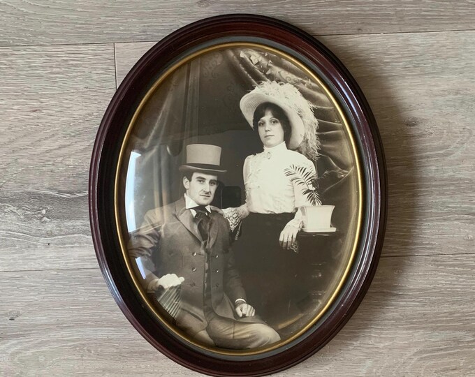 Vintage Oval Frame, Concave Glass, Vintage Picture - Etsy Canada