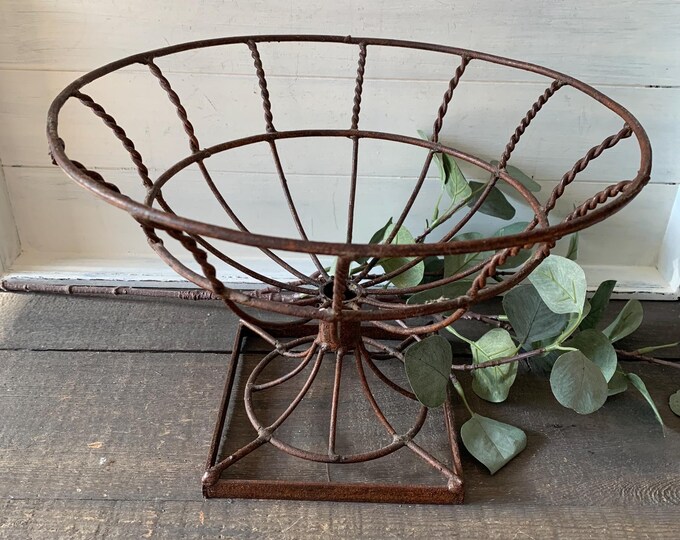 Vintage Metal Urn, Rustic Garden Urn, Rustic Metal Basket - Etsy