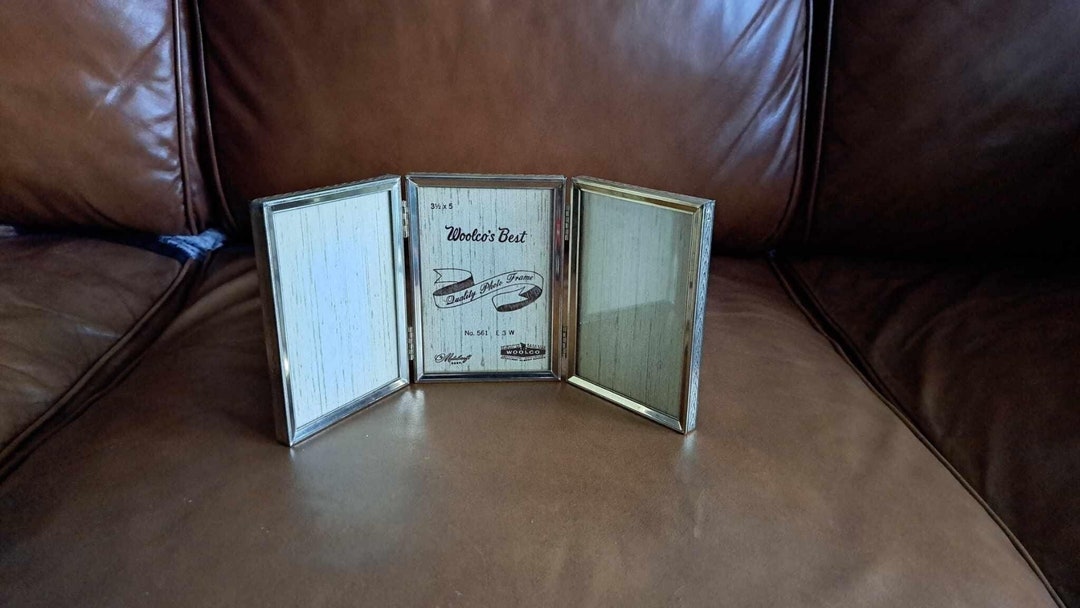Vintage 3.5x5 Triple Frame, Gold Metal, Folding Picture Frame ...