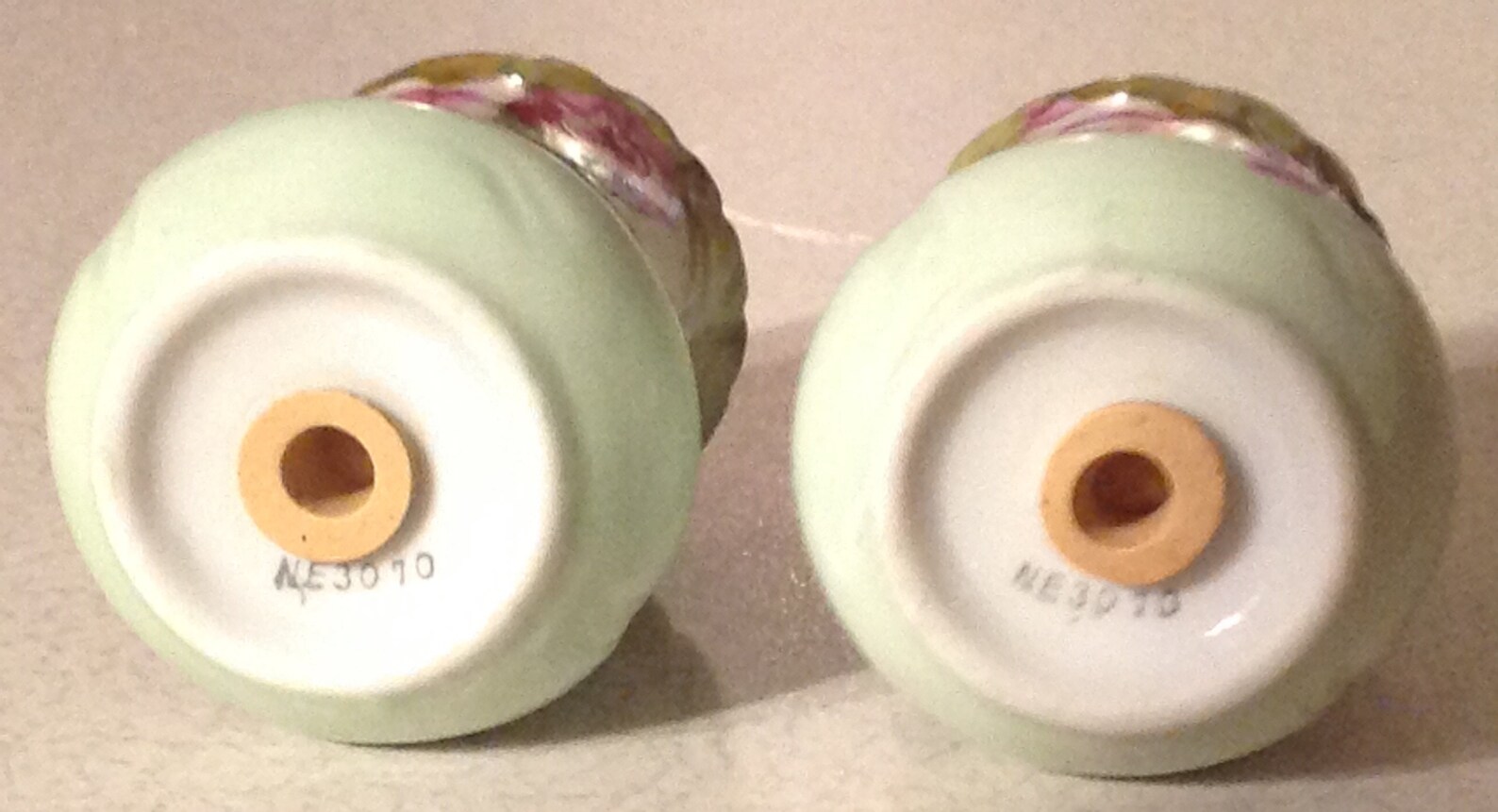 Salt & Pepper Shakers Vintage Lefton Green Heritage Hand Painted 3070 ...