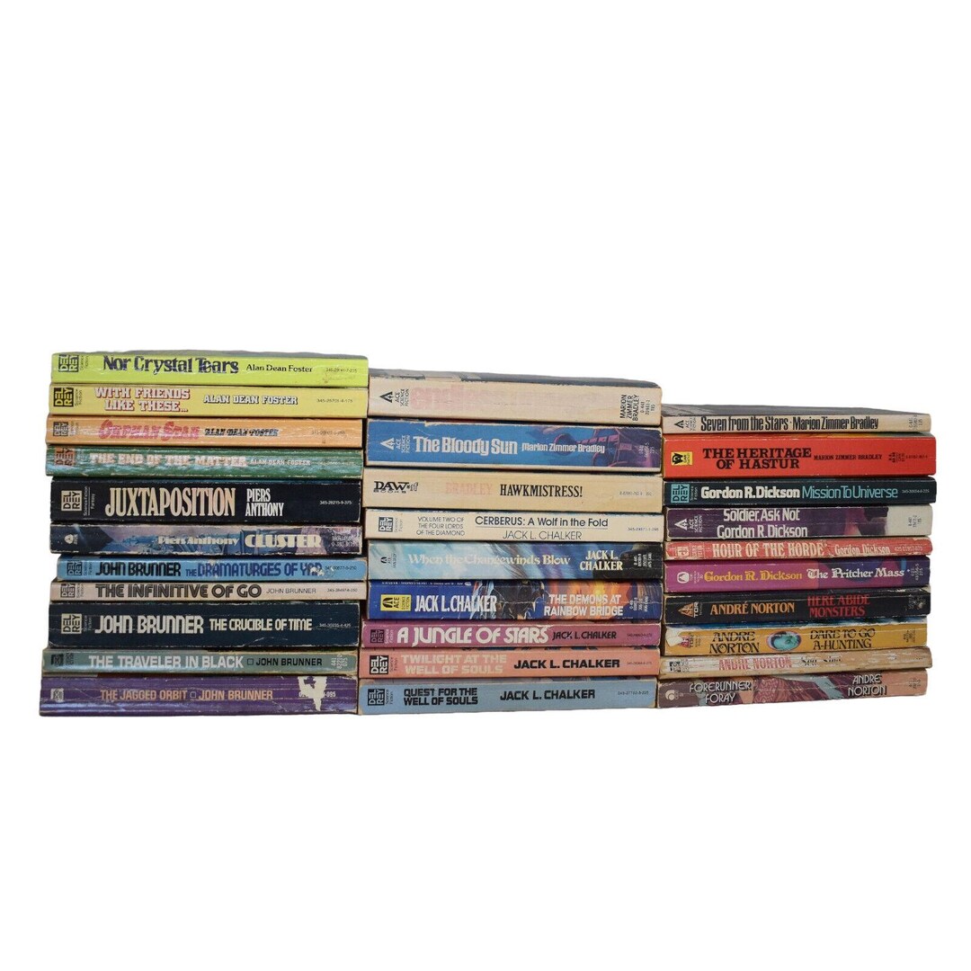 Lot of 30 Science Fiction/fantasy Books Norton Foster Anthony Chalker ...