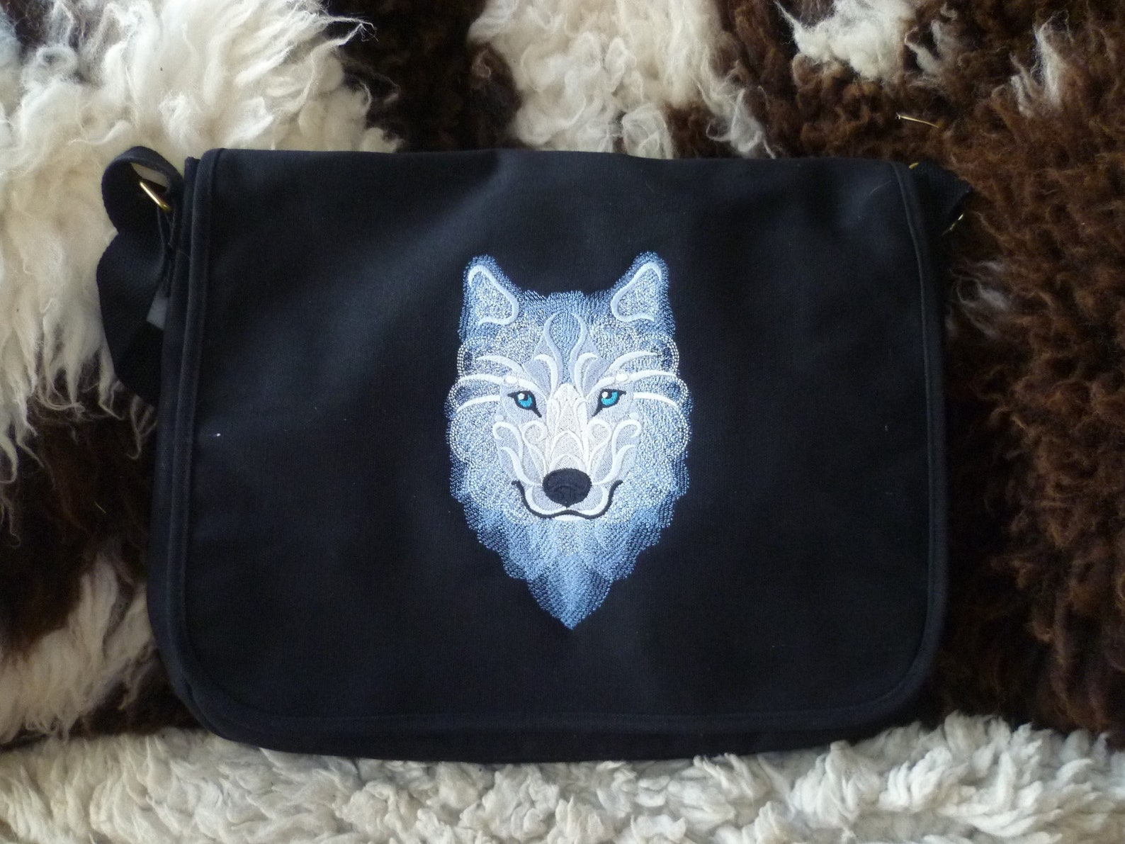 Wolf Bag Wolf Crossbody Bag Winter Wolf Bag Embroidered | Etsy UK