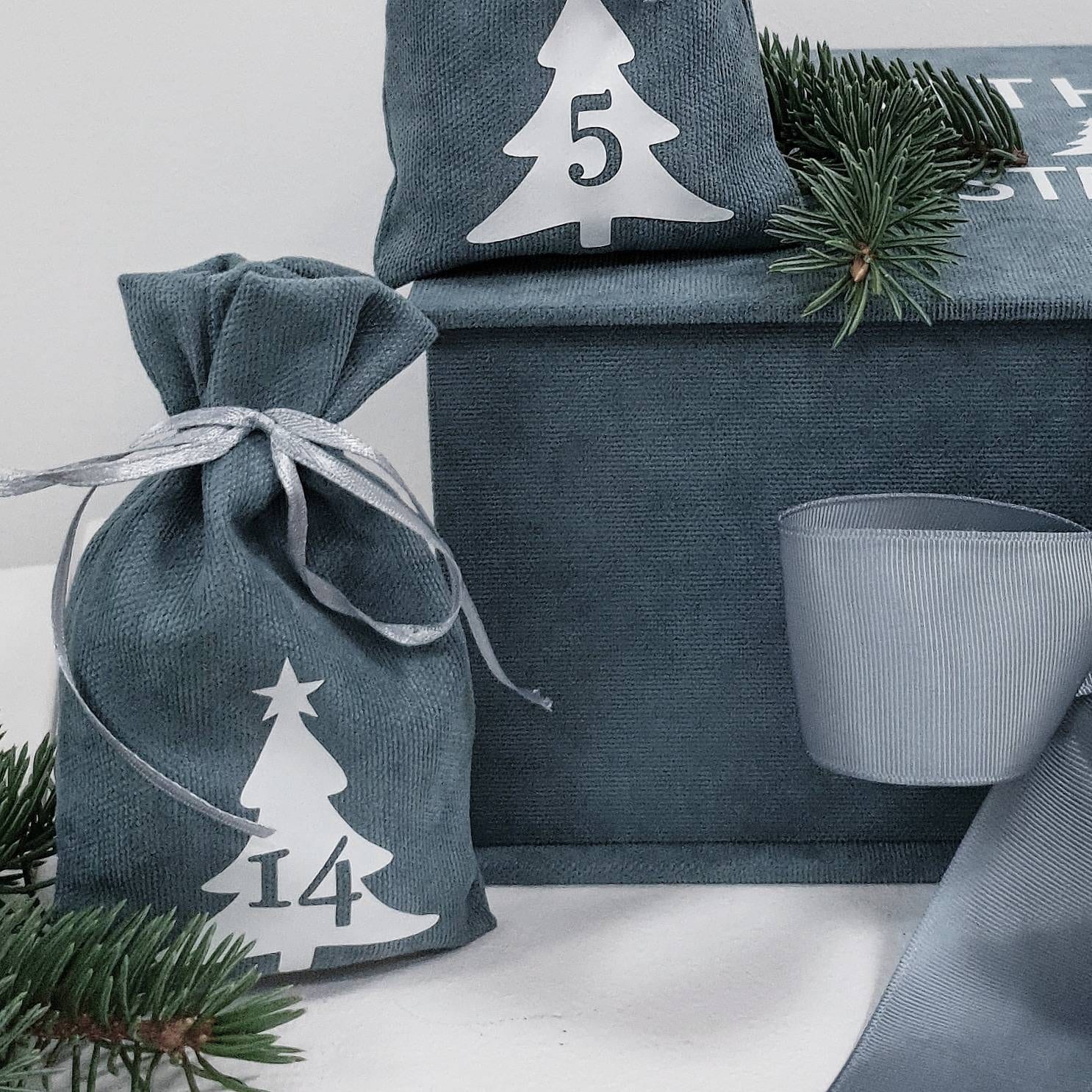 Personalized Christmas Box with Christmas advent calendar bags | Etsy