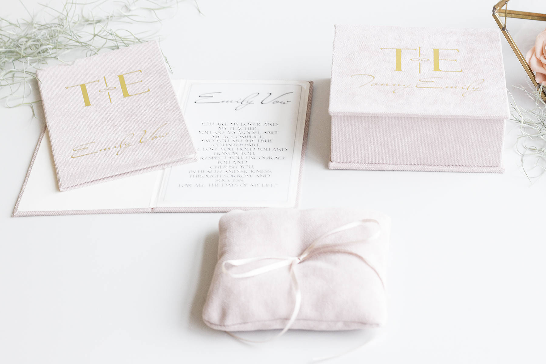 Blush pink personalised wedding ring box with wedding vow | Etsy