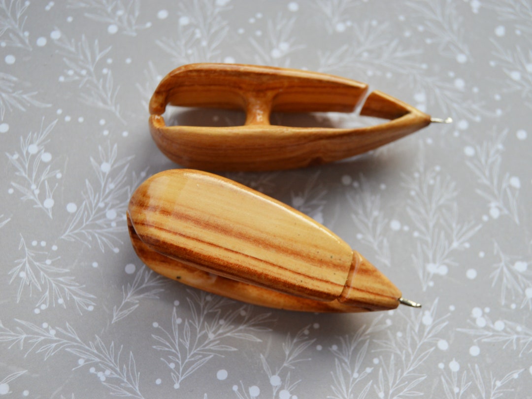 Wooden Tatting Shuttle With Metal Hook Handmade Curved Navette Tatting ...