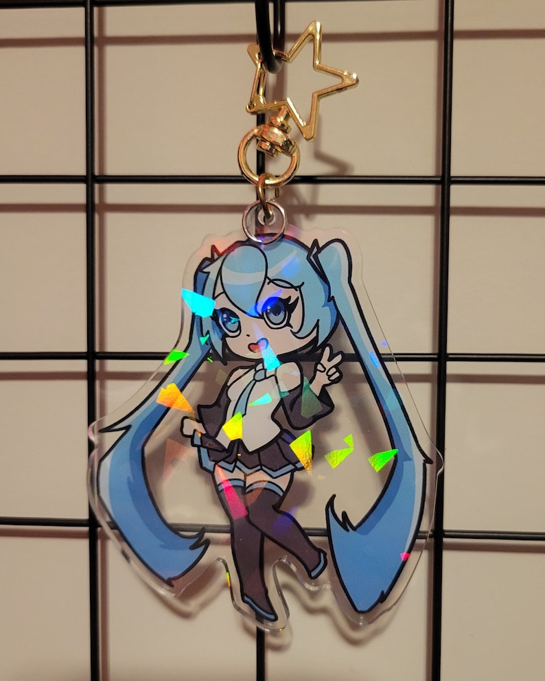 Holographic Chibi Hatsune Miku Keychain With Golden Star Shaped Clasp ...