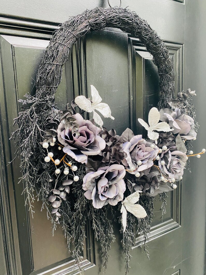 Gothic Halloween Wreath, Silver and Grey Rose Wreath With Trailing ...