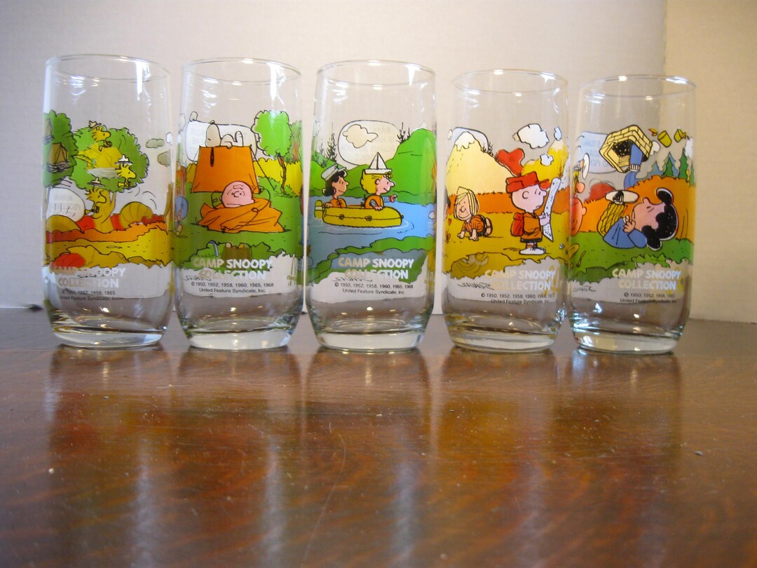 Vintage Set of Five Peanuts Glasses All Different Designs Camp Snoopy ...