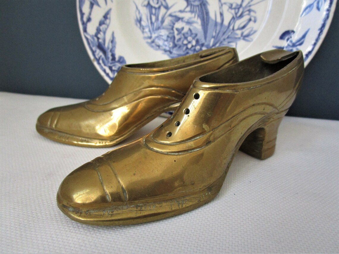 ONE Vintage Brass SHOE Ashtray VICTORIAN Shoe Brass Shoe - Etsy UK