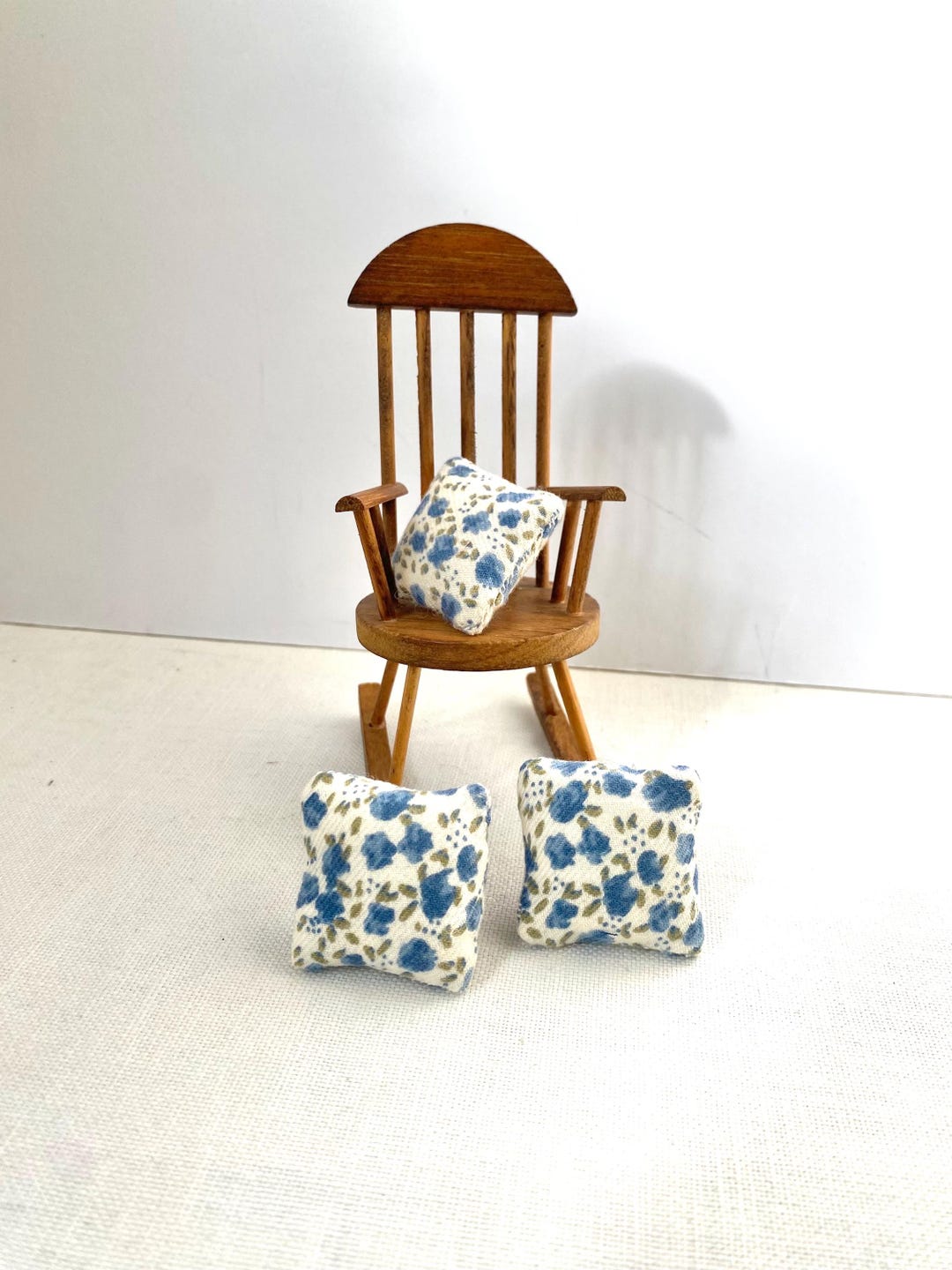 TRIO Miniature 1:12th Scale Dollhouse Scatter CUSHIONS Blue Floral ...