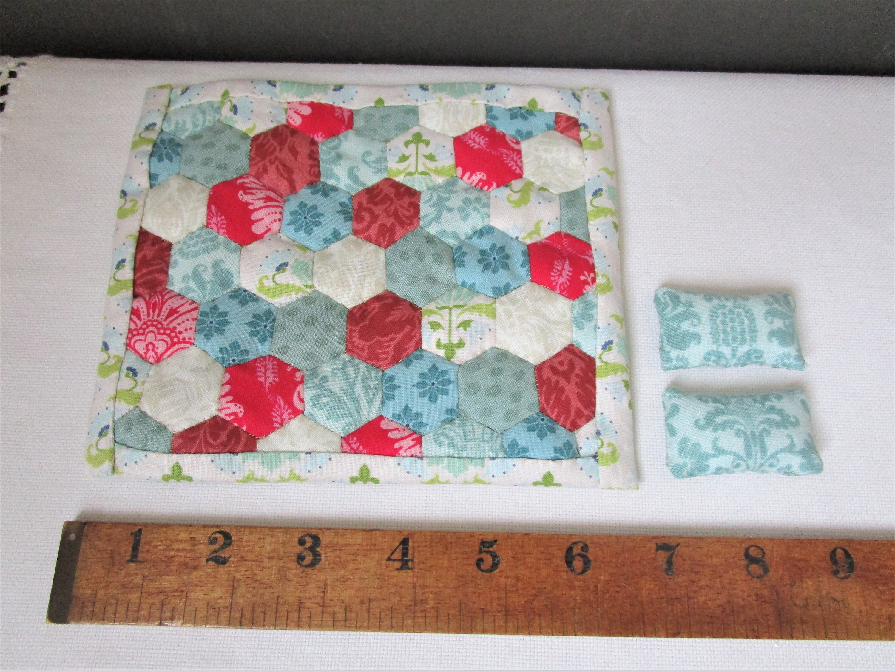 Miniature DOLLHOUSE Patchwork Quilt 1/2 HEXAGONS for | Etsy