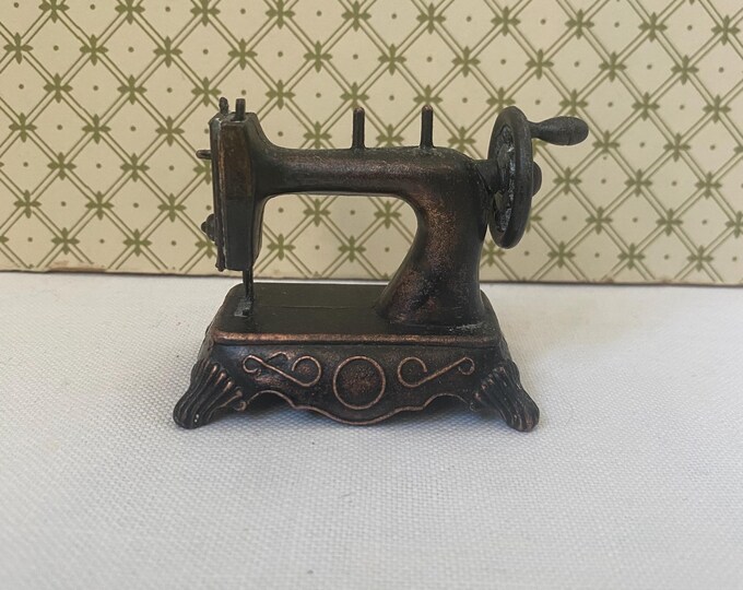 Vintage COLLECTABLE VICTORIAN Style Novelty Sewing Machine Pencil ...
