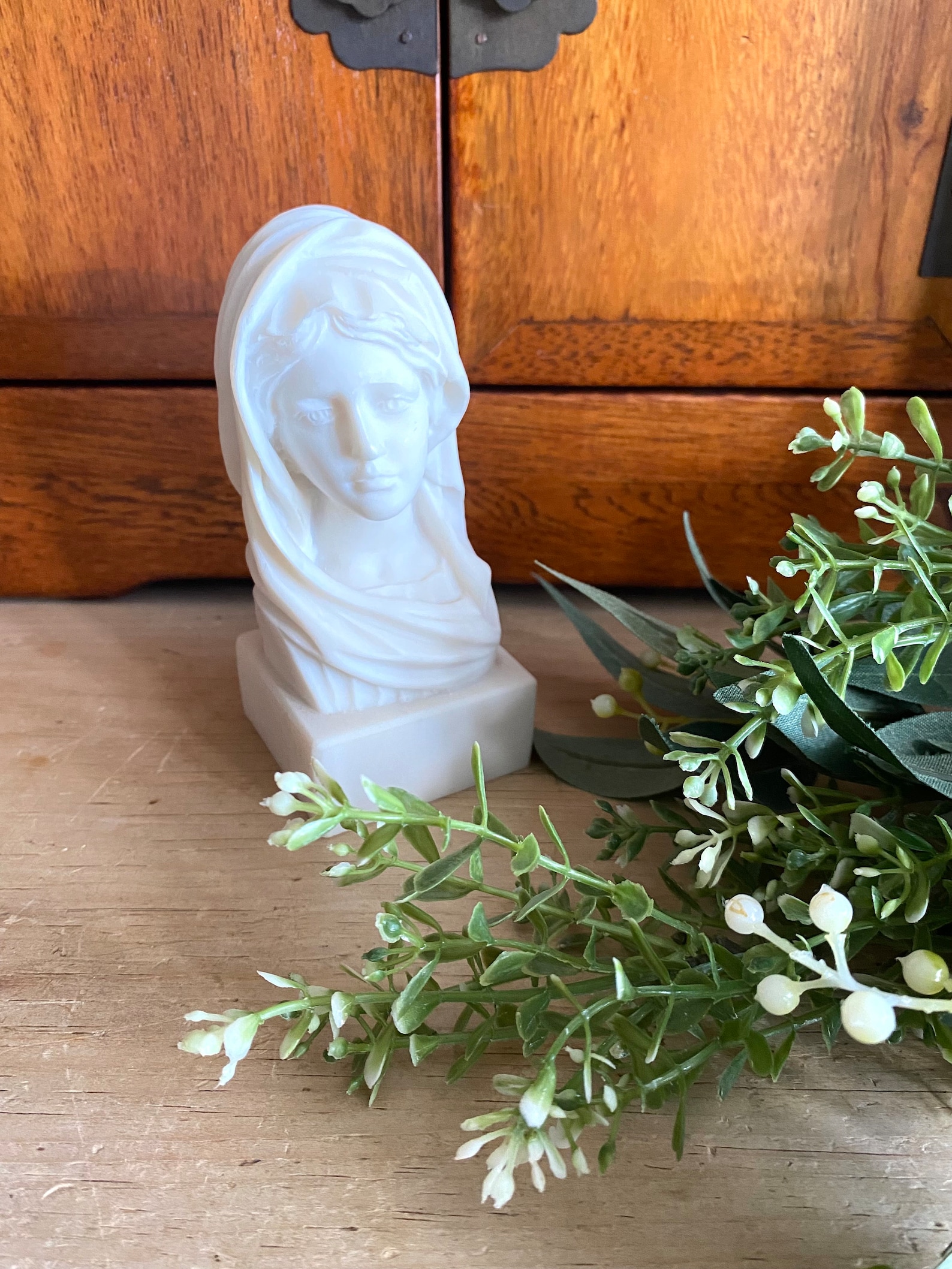 Vintage Alabaster Sculpture of OUR LADY Madonna Mother of Christ ...