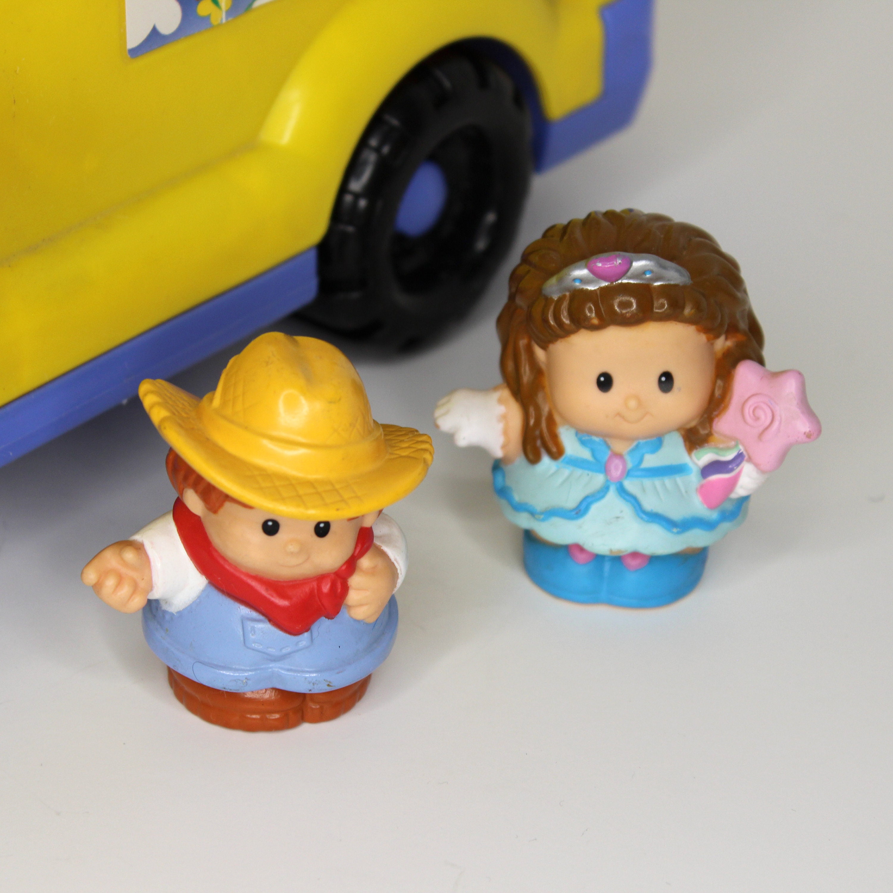1998 Fisher Price Little People School Bus With Two Little People ...