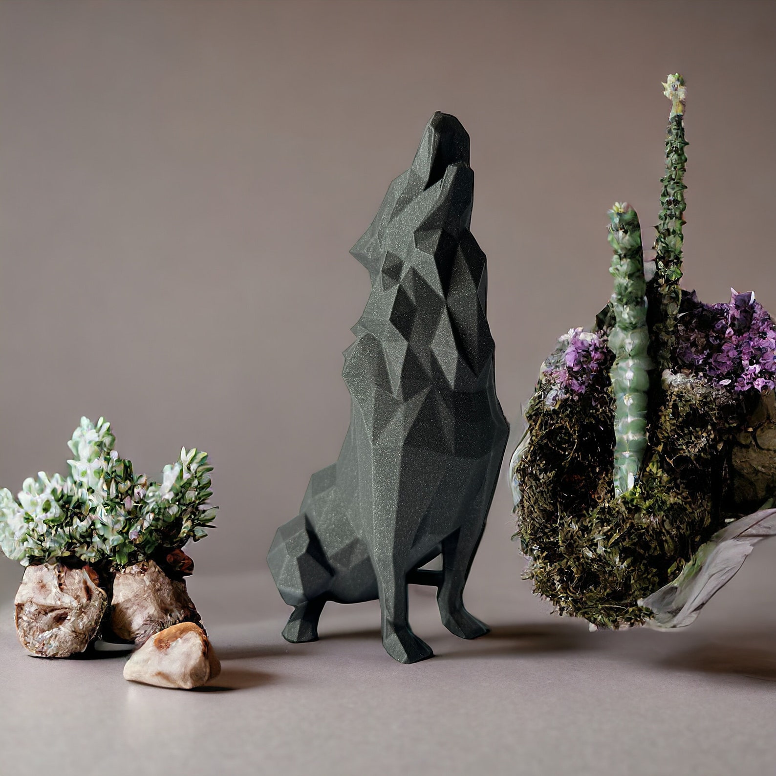 Howling Wolf – Low Poly 3D Sculpture in Black PLA – Modern Geometric ...