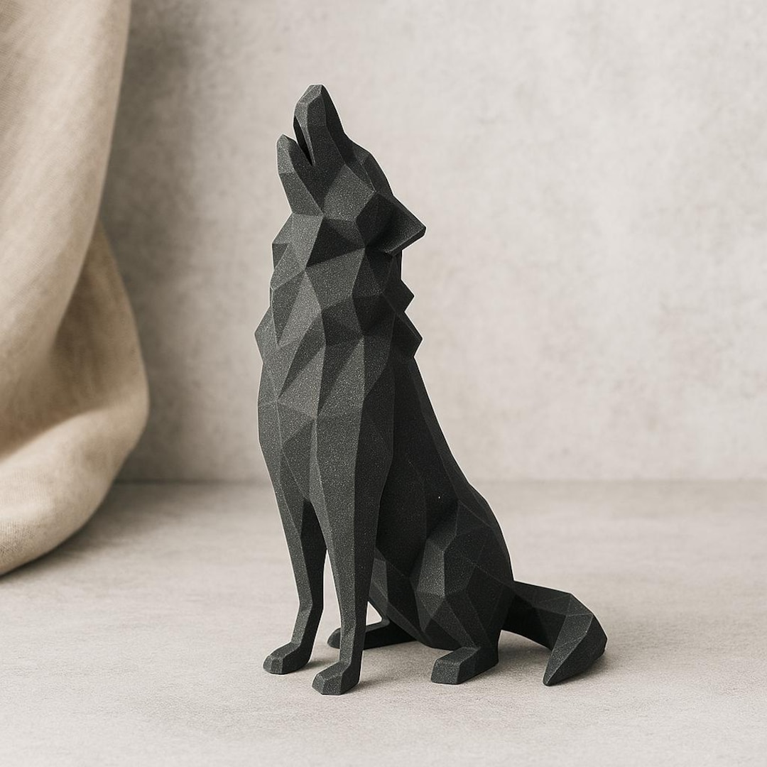 Howling Wolf – Low Poly 3D Sculpture in Black PLA – Modern Geometric ...