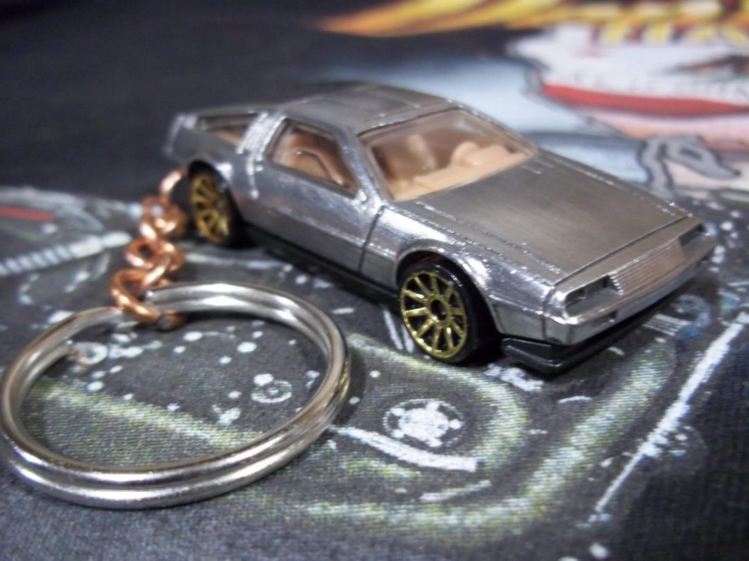 Custom Made Repaint Keychain,1981 Delorean,raw-refinnished W/gold Tone ...