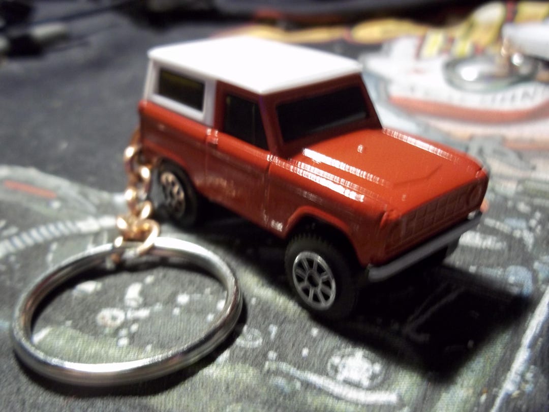 Custom Made Keychain,1966 Ford Bronco 4x4 Suv,gloss Fire Red W/white ...