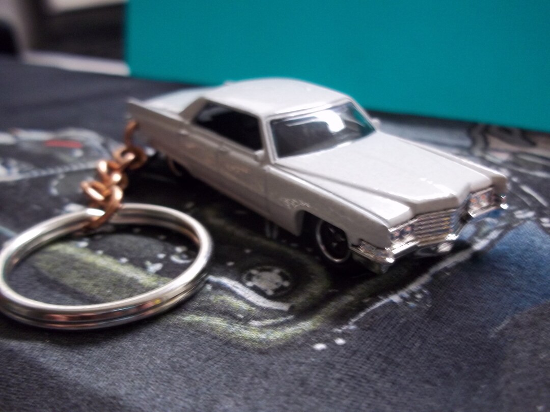 Custom Made Keychain 1969 Cadillac Sedan Deville,gloss White W/chrome ...